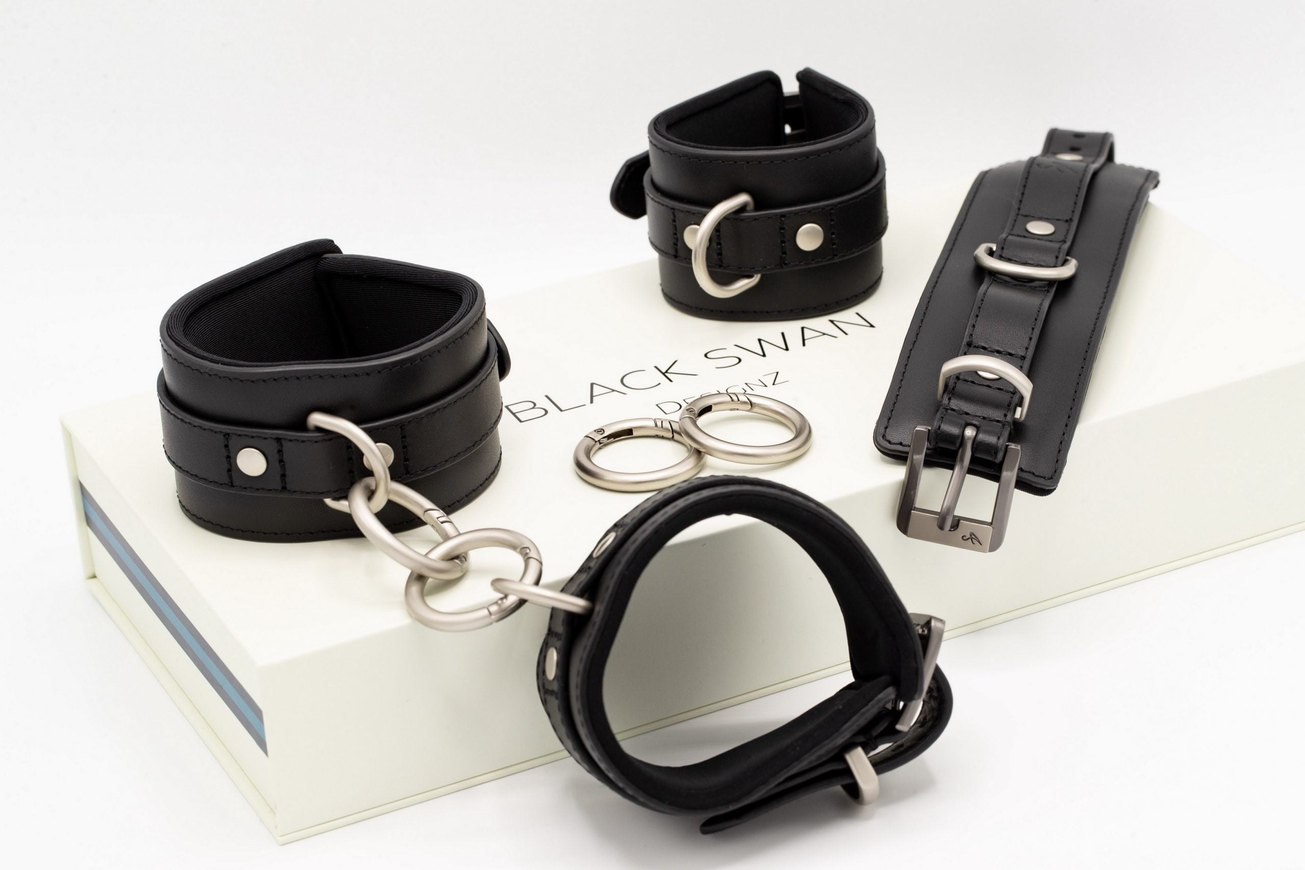 Restraint Set Black Passion